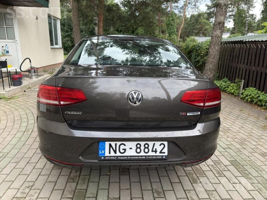 Brown Volkswagen Passat B8 2015 in Riga, with an engine capacity of 1.40 L and mileage of 251 thousand km for 8350 €, photo 6 on AUTOMOTO.COM.LV