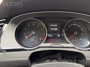 Brown Volkswagen Passat B8 2015 in Riga, with an engine capacity of 1.40 L and mileage of 251 thousand km for 8350 €, photo 8 on AUTOMOTO.COM.LV