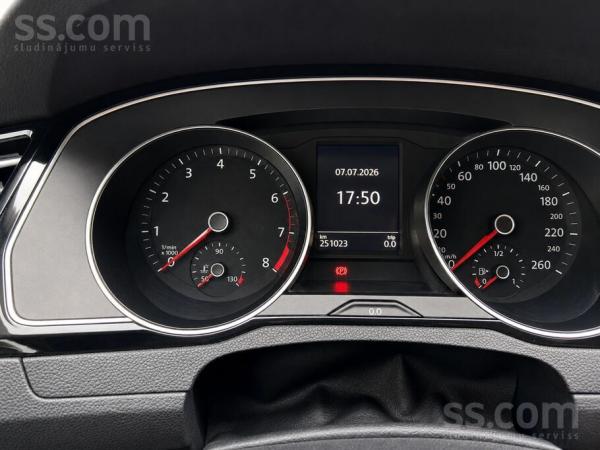 Brūns Volkswagen Passat B8 2015 Rīga, ar dzinēja tilpumu 1.40 L un nobraukumu 251 tūkst. km par 7700 €, foto 9 vietnē AUTOMOTO.COM.LV