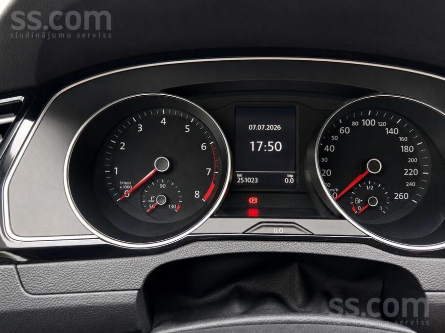 Brūns Volkswagen Passat B8 2015 Rīga, ar dzinēja tilpumu 1.40 L un nobraukumu 251 tūkst. km par 7700 €, foto 10 vietnē AUTOMOTO.COM.LV
