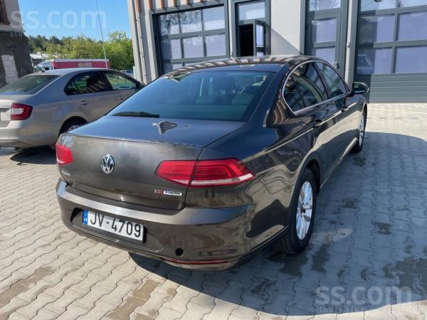 Brown Volkswagen Passat B8 2015 in Riga, with an engine capacity of 1.40 L and mileage of 197 thousand km for 8800 €, photo 3 on AUTOMOTO.COM.LV