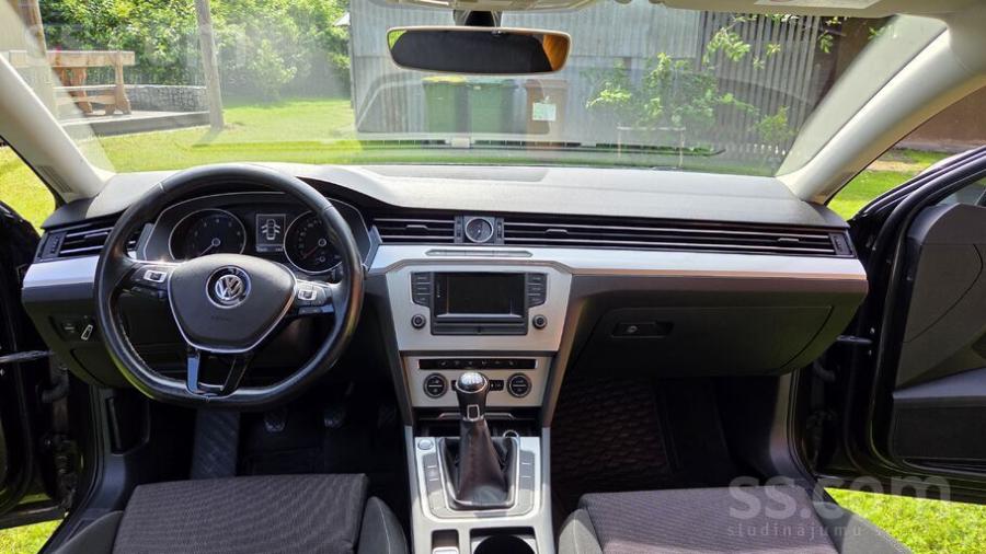 Brown Volkswagen Passat B8 2015 in Cesis, with an engine capacity of 1.40 L and mileage of 206 thousand km for 7950 €, photo 12 on AUTOMOTO.COM.LV