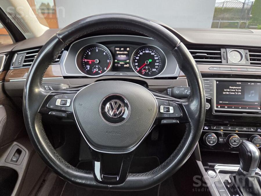Brūns Volkswagen Passat B8 2016 Rīga, ar dzinēja tilpumu 2.00 L un nobraukumu 160 tūkst. km par 10500 €, foto 11 vietnē AUTOMOTO.COM.LV