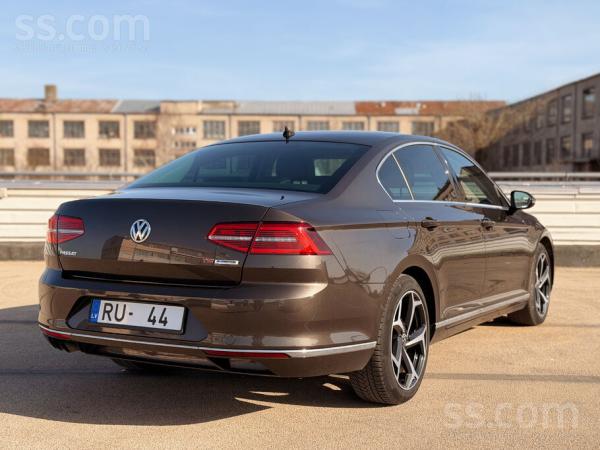 Brūns Volkswagen Passat B8 2016 Rīga, ar dzinēja tilpumu 1.80 L un nobraukumu 147 tūkst. km par 13800 €, foto 4 vietnē AUTOMOTO.COM.LV