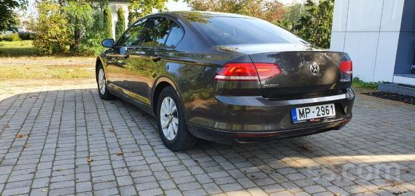 Volkswagen Passat B8 2016 in Riga on AUTOMOTO.COM.LV Brown Volkswagen Passat B8 2016 in Riga, with an engine capacity of 1.40 L and mileage of 305 thousand km for 7400 €, photo 3 on AUTOMOTO.COM.LV