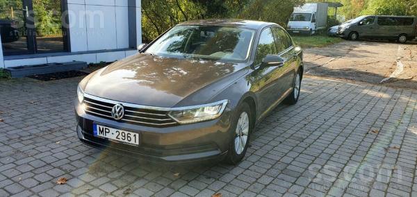 Volkswagen Passat B8 2016 in Riga on AUTOMOTO.COM.LV Brown Volkswagen Passat B8 2016 in Riga, with an engine capacity of 1.40 L and mileage of 305 thousand km for 7400 €, photo 4 on AUTOMOTO.COM.LV