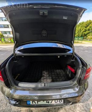 Brown Volkswagen Passat B8 2017 in Riga, with an engine capacity of 2.00 L and mileage of 275 thousand km for 11200 €, photo 6 on AUTOMOTO.COM.LV