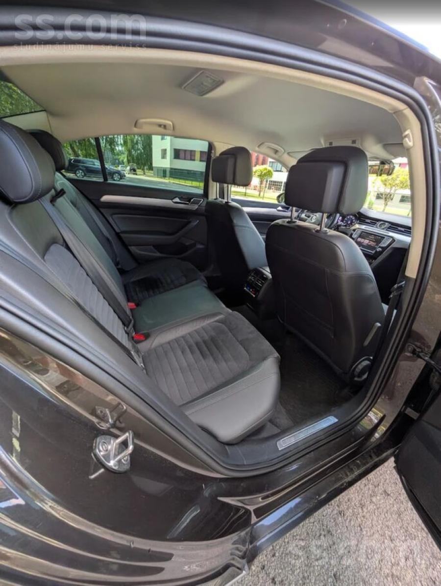Brown Volkswagen Passat B8 2017 in Riga, with an engine capacity of 2.00 L and mileage of 275 thousand km for 11200 €, photo 9 on AUTOMOTO.COM.LV