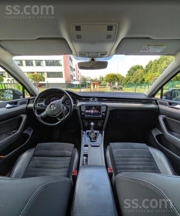 Brown Volkswagen Passat B8 2017 in Riga, with an engine capacity of 2.00 L and mileage of 275 thousand km for 11200 €, photo 9 on AUTOMOTO.COM.LV
