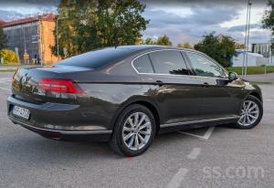 Brūns Volkswagen Passat B8 2017 Rīga, ar dzinēja tilpumu 2.00 L un nobraukumu 275 tūkst. km par 11000 €, foto 6 vietnē AUTOMOTO.COM.LV