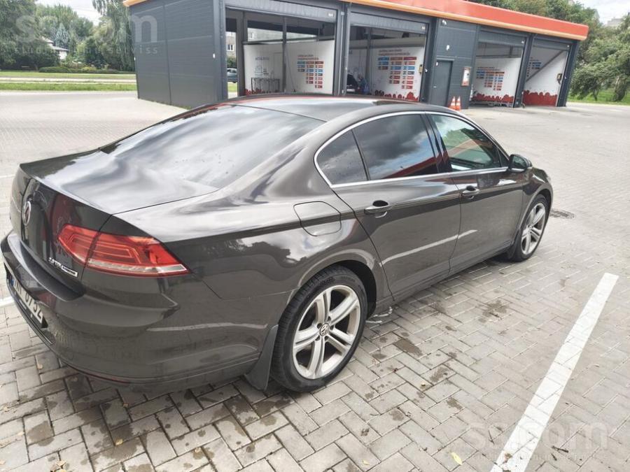 Brūns Volkswagen Passat B8 2017 Rīga, ar dzinēja tilpumu 2.00 L un nobraukumu 171 tūkst. km par 9500 €, foto 5 vietnē AUTOMOTO.COM.LV