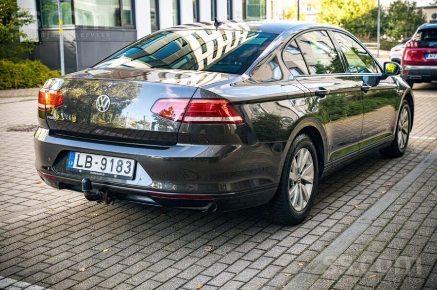Brown Volkswagen Passat B8 2017 in Riga, with an engine capacity of 1.40 L and mileage of 254 thousand km for 7990 €, photo 5 on AUTOMOTO.COM.LV