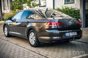 Brown Volkswagen Passat B8 2017 in Riga, with an engine capacity of 1.40 L and mileage of 254 thousand km for 7990 €, photo 7 on AUTOMOTO.COM.LV