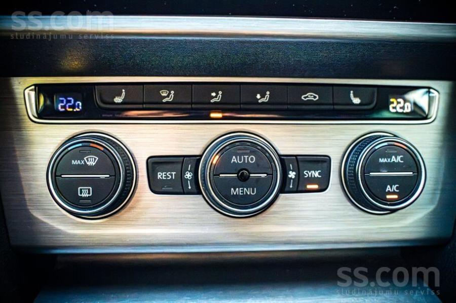 Brown Volkswagen Passat B8 2017 in Riga, with an engine capacity of 1.40 L and mileage of 254 thousand km for 7990 €, photo 12 on AUTOMOTO.COM.LV