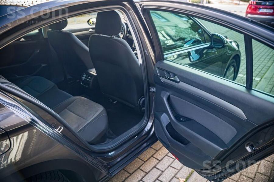 Brown Volkswagen Passat B8 2017 in Riga, with an engine capacity of 1.40 L and mileage of 254 thousand km for 7990 €, photo 15 on AUTOMOTO.COM.LV