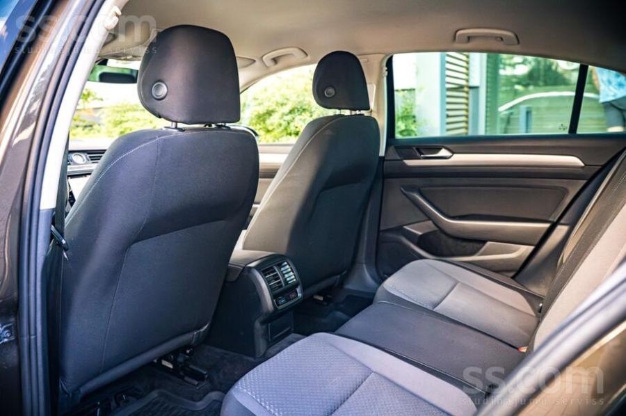 Brown Volkswagen Passat B8 2017 in Riga, with an engine capacity of 1.40 L and mileage of 254 thousand km for 7990 €, photo 17 on AUTOMOTO.COM.LV