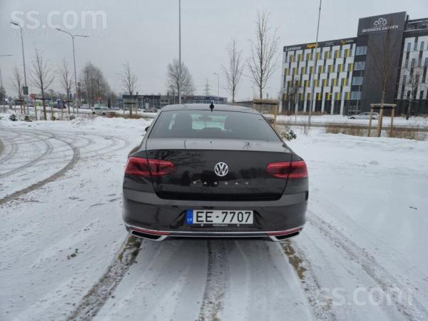Brown Volkswagen Passat B8 2019 in Ogre, with an engine capacity of 2.00 L and mileage of 111 thousand km for 17600 €, photo 3 on AUTOMOTO.COM.LV