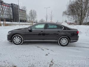Brown Volkswagen Passat B8 2019 in Ogre, with an engine capacity of 2.00 L and mileage of 111 thousand km for 17600 €, photo 4 on AUTOMOTO.COM.LV