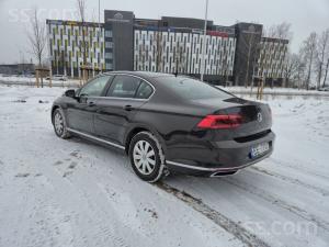 Brown Volkswagen Passat B8 2019 in Ogre, with an engine capacity of 2.00 L and mileage of 111 thousand km for 17600 €, photo 8 on AUTOMOTO.COM.LV