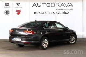 Brown Volkswagen Passat B8 2022 in Riga, with an engine capacity of 1.50 L and mileage of 83 thousand km for 18000 €, photo 9 on AUTOMOTO.COM.LV