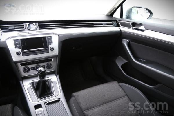 Brown Volkswagen Passat B8 2015 in Riga, with an engine capacity of 1.40 L and mileage of 240 thousand km for 8495 €, photo 9 on AUTOMOTO.COM.LV