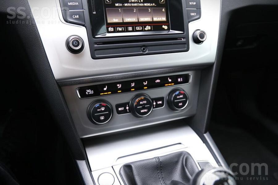 Brūns Volkswagen Passat B8 2015 Rīga, ar dzinēja tilpumu 1.40 L un nobraukumu 240 tūkst. km par 8495 €, foto 15 vietnē AUTOMOTO.COM.LV