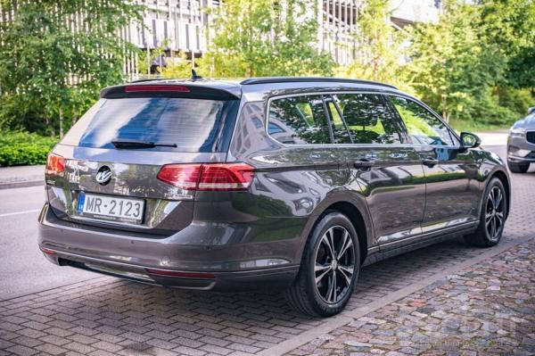 Brūns Volkswagen Passat B8 2015 Rīga, ar dzinēja tilpumu 1.60 L un nobraukumu 286 tūkst. km par 5490 €, foto 4 vietnē AUTOMOTO.COM.LV