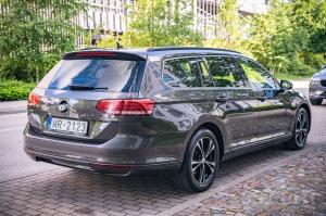Brown Volkswagen Passat B8 2015 in Riga, with an engine capacity of 1.60 L and mileage of 286 thousand km for 5490 €, photo 5 on AUTOMOTO.COM.LV