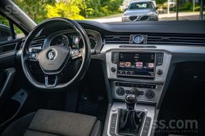 Brown Volkswagen Passat B8 2015 in Riga, with an engine capacity of 1.60 L and mileage of 286 thousand km for 5490 €, photo 8 on AUTOMOTO.COM.LV