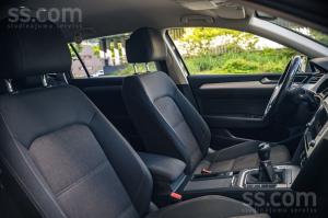 Brown Volkswagen Passat B8 2015 in Riga, with an engine capacity of 1.60 L and mileage of 286 thousand km for 5490 €, photo 12 on AUTOMOTO.COM.LV