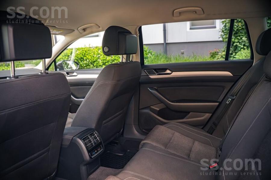 Brown Volkswagen Passat B8 2015 in Riga, with an engine capacity of 1.60 L and mileage of 286 thousand km for 5490 €, photo 13 on AUTOMOTO.COM.LV