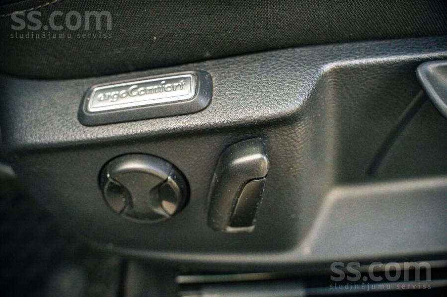 Brown Volkswagen Passat B8 2015 in Riga, with an engine capacity of 1.60 L and mileage of 286 thousand km for 5490 €, photo 15 on AUTOMOTO.COM.LV