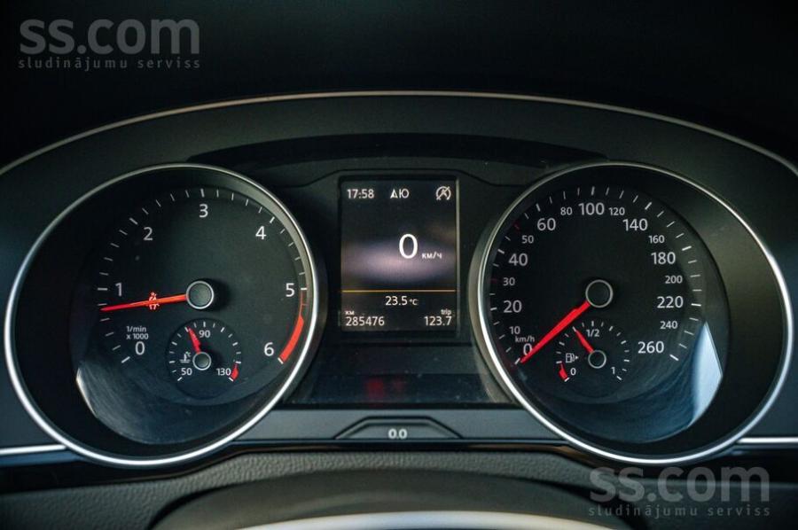 Brown Volkswagen Passat B8 2015 in Riga, with an engine capacity of 1.60 L and mileage of 286 thousand km for 5490 €, photo 16 on AUTOMOTO.COM.LV