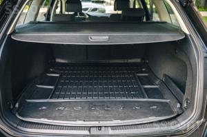 Brown Volkswagen Passat B8 2015 in Riga, with an engine capacity of 1.60 L and mileage of 286 thousand km for 5490 €, photo 18 on AUTOMOTO.COM.LV
