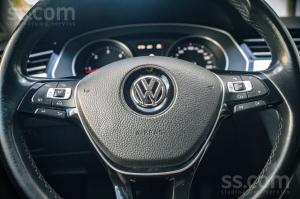 Brown Volkswagen Passat B8 2015 in Riga, with an engine capacity of 1.60 L and mileage of 286 thousand km for 5490 €, photo 19 on AUTOMOTO.COM.LV