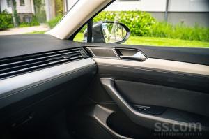 Brown Volkswagen Passat B8 2015 in Riga, with an engine capacity of 1.60 L and mileage of 286 thousand km for 5490 €, photo 20 on AUTOMOTO.COM.LV