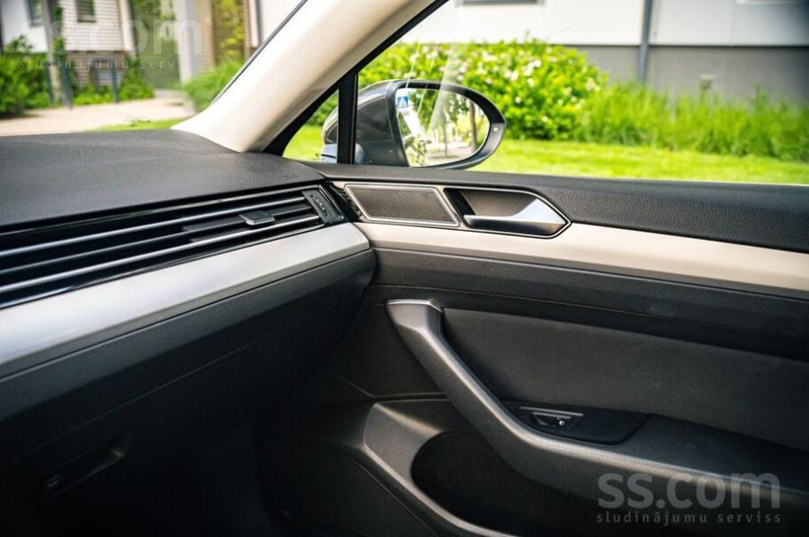 Brown Volkswagen Passat B8 2015 in Riga, with an engine capacity of 1.60 L and mileage of 286 thousand km for 5490 €, photo 20 on AUTOMOTO.COM.LV