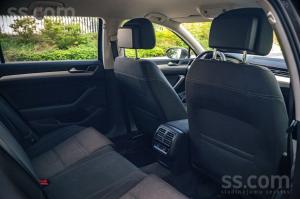 Brown Volkswagen Passat B8 2015 in Riga, with an engine capacity of 1.60 L and mileage of 286 thousand km for 5490 €, photo 22 on AUTOMOTO.COM.LV