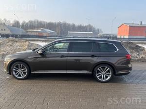 Brūns Volkswagen Passat B8 2015 Ogre, ar dzinēja tilpumu 2.00 L un nobraukumu 301 tūkst. km par 12900 €, foto  vietnē AUTOMOTO.COM.LV