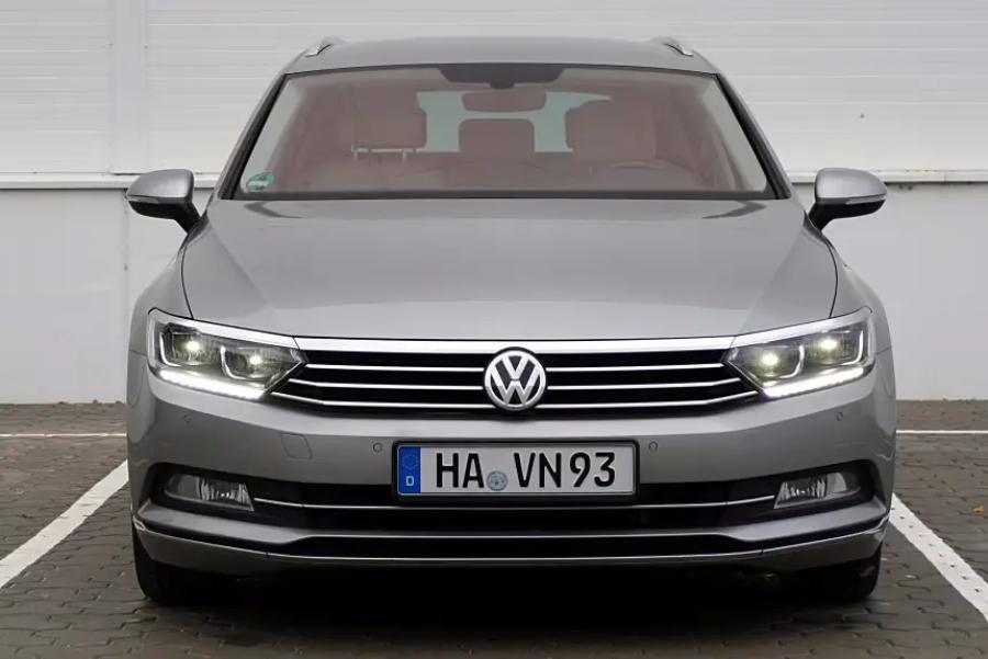 Brūns Volkswagen Passat B8 2015 Rīga, ar dzinēja tilpumu 2.00 L un nobraukumu 228 tūkst. km par 7900 €, foto 4 vietnē AUTOMOTO.COM.LV