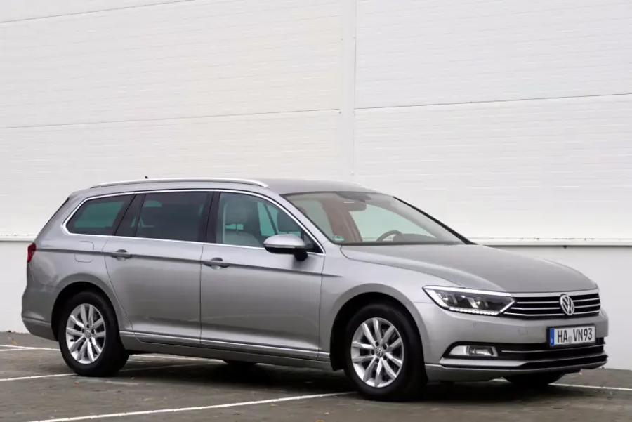 Brūns Volkswagen Passat B8 2015 Rīga, ar dzinēja tilpumu 2.00 L un nobraukumu 228 tūkst. km par 7900 €, foto 12 vietnē AUTOMOTO.COM.LV