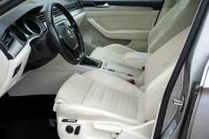 Brūns Volkswagen Passat B8 2015 Rīga, ar dzinēja tilpumu 2.00 L un nobraukumu 228 tūkst. km par 7900 €, foto 16 vietnē AUTOMOTO.COM.LV