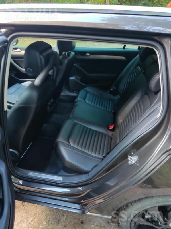 Brown Volkswagen Passat B8 2015 in Jelgava, with an engine capacity of 2.00 L and mileage of 276 thousand km for 10300 €, photo 9 on AUTOMOTO.COM.LV