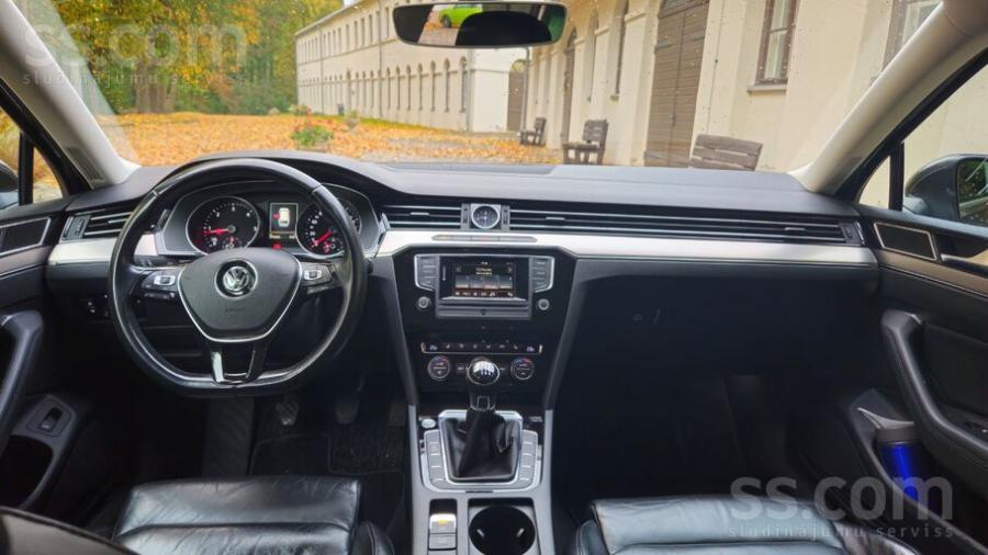 Brown Volkswagen Passat B8 2015 in Jelgava, with an engine capacity of 2.00 L and mileage of 278 thousand km for 9800 €, photo 9 on AUTOMOTO.COM.LV