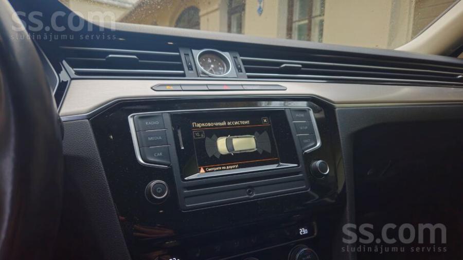 Brown Volkswagen Passat B8 2015 in Jelgava, with an engine capacity of 2.00 L and mileage of 278 thousand km for 9800 €, photo 11 on AUTOMOTO.COM.LV