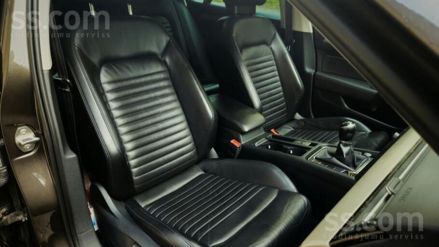 Brown Volkswagen Passat B8 2015 in Jelgava, with an engine capacity of 2.00 L and mileage of 278 thousand km for 9800 €, photo 15 on AUTOMOTO.COM.LV