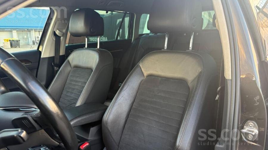 Brown Volkswagen Passat B8 2015 in Liepaja, with an engine capacity of 2.00 L and mileage of 244 thousand km for 11350 €, photo 12 on AUTOMOTO.COM.LV