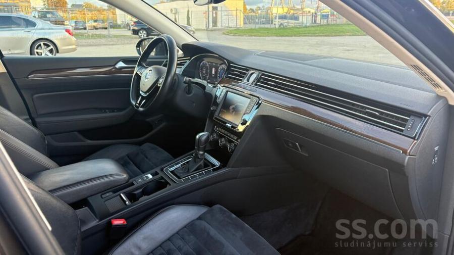 Brown Volkswagen Passat B8 2015 in Liepaja, with an engine capacity of 2.00 L and mileage of 244 thousand km for 11350 €, photo 25 on AUTOMOTO.COM.LV