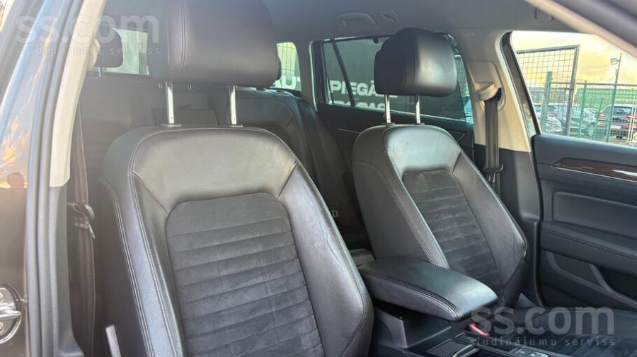 Brown Volkswagen Passat B8 2015 in Liepaja, with an engine capacity of 2.00 L and mileage of 244 thousand km for 11350 €, photo 27 on AUTOMOTO.COM.LV
