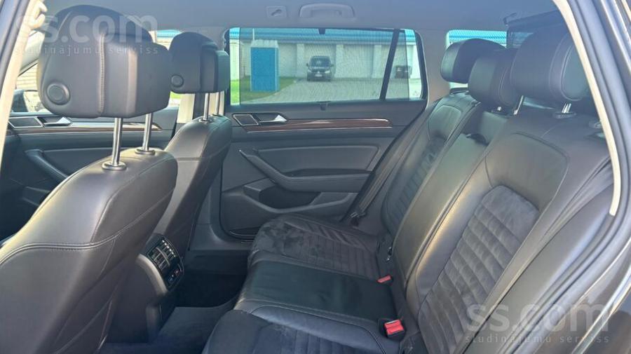 Brown Volkswagen Passat B8 2015 in Liepaja, with an engine capacity of 2.00 L and mileage of 244 thousand km for 11350 €, photo 28 on AUTOMOTO.COM.LV